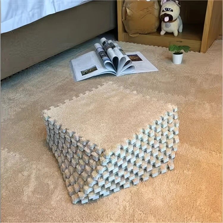 Плюшевый коврик-пазл на полу, кожа на молочном ворсе，10 шт。30*30cm