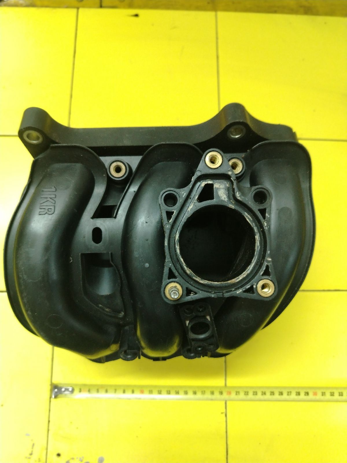 Коллектор впускной Toyota 1KR-FE Б/У с пробегом