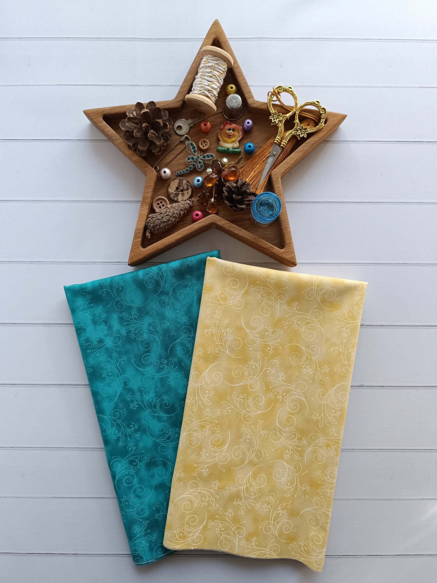 Набор для пэчворка Завитки 2 отреза 50х110 см. Американский 100% хлопок. Benartex fabrics.