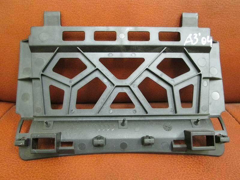 Кронштейн передней консоли 8P0864348 Audi A3 б/у