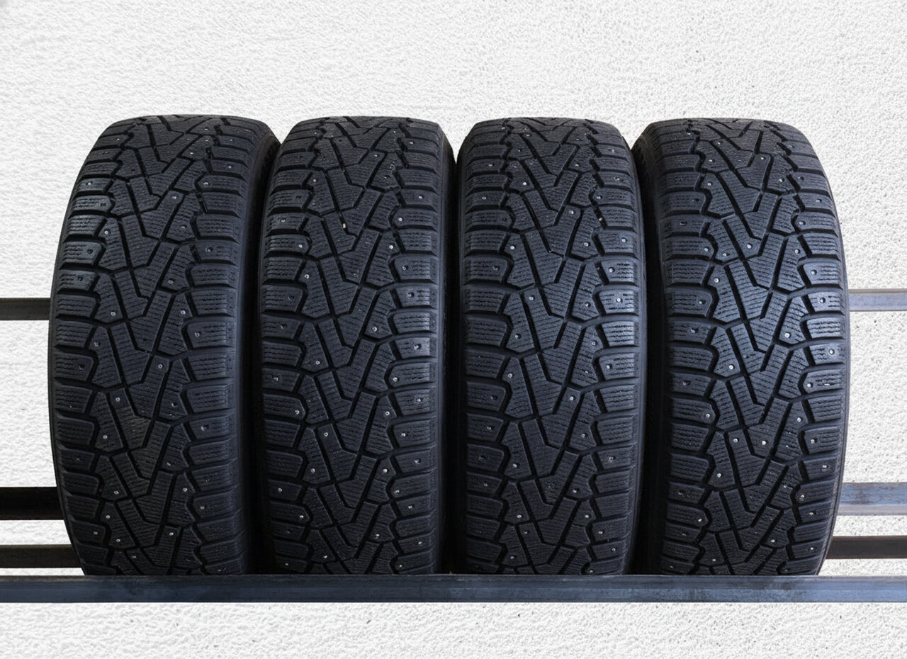 Комплект (4 шт) зимних БУ шин шипованные Pirelli ice zero 215/65 R16 25% износ TSB045261