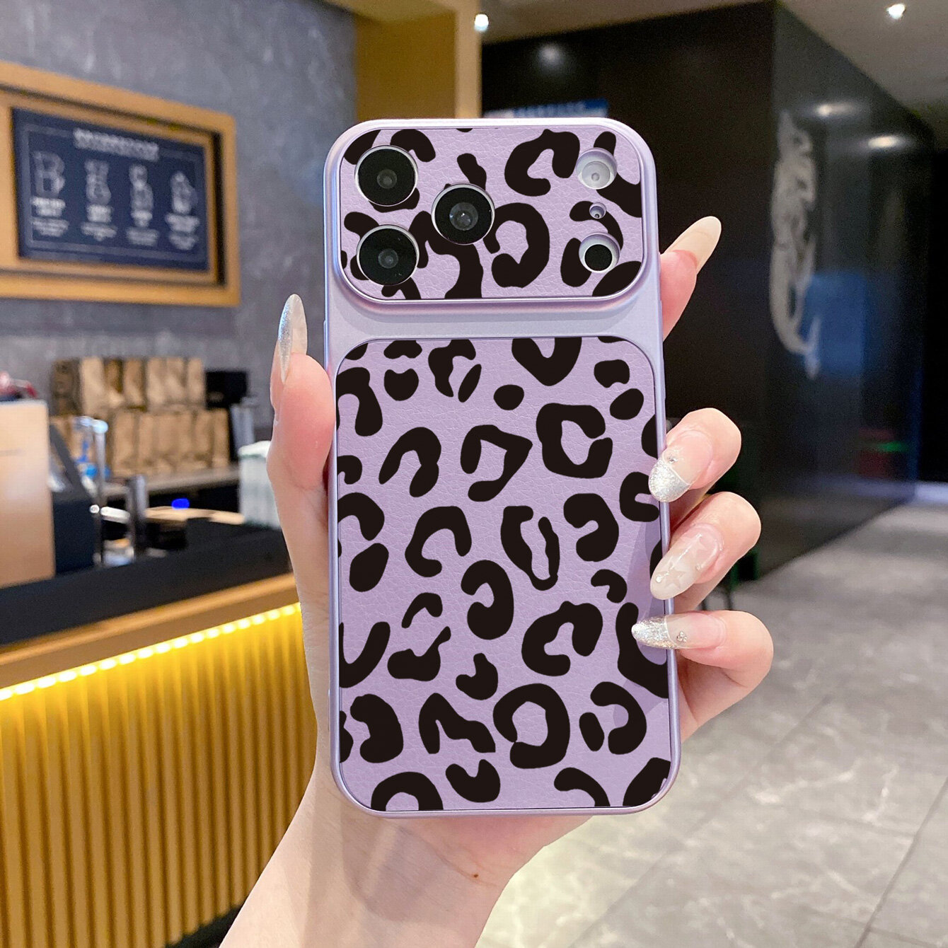 Чехол для iPhone 18 Pro(айфон 18 Про) из двух частей из искусственной кожи, леопардовый, мягкая обложка
