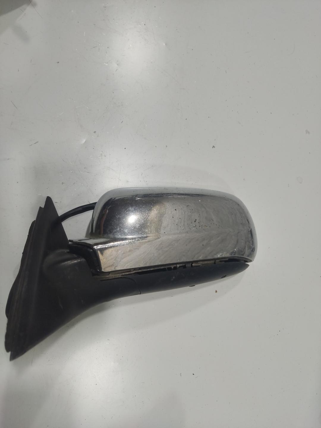 Зеркало наружное левое Volkswagen Passat B5 (1996 - 2001) E1020479