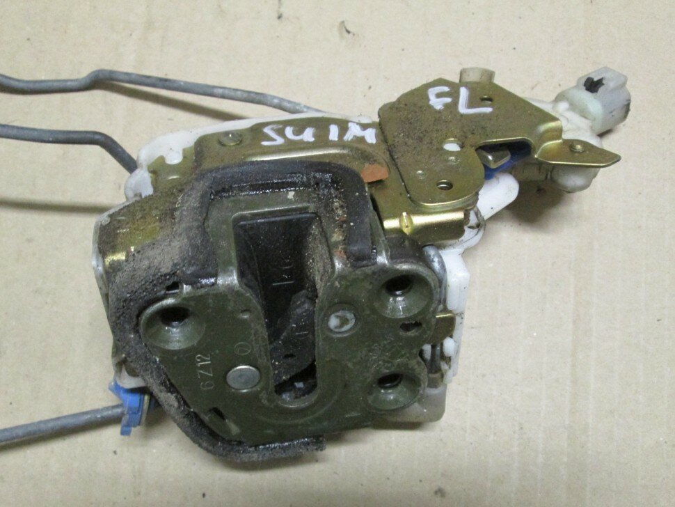 Замок двери передней левой Subaru Impreza GC8 б/у