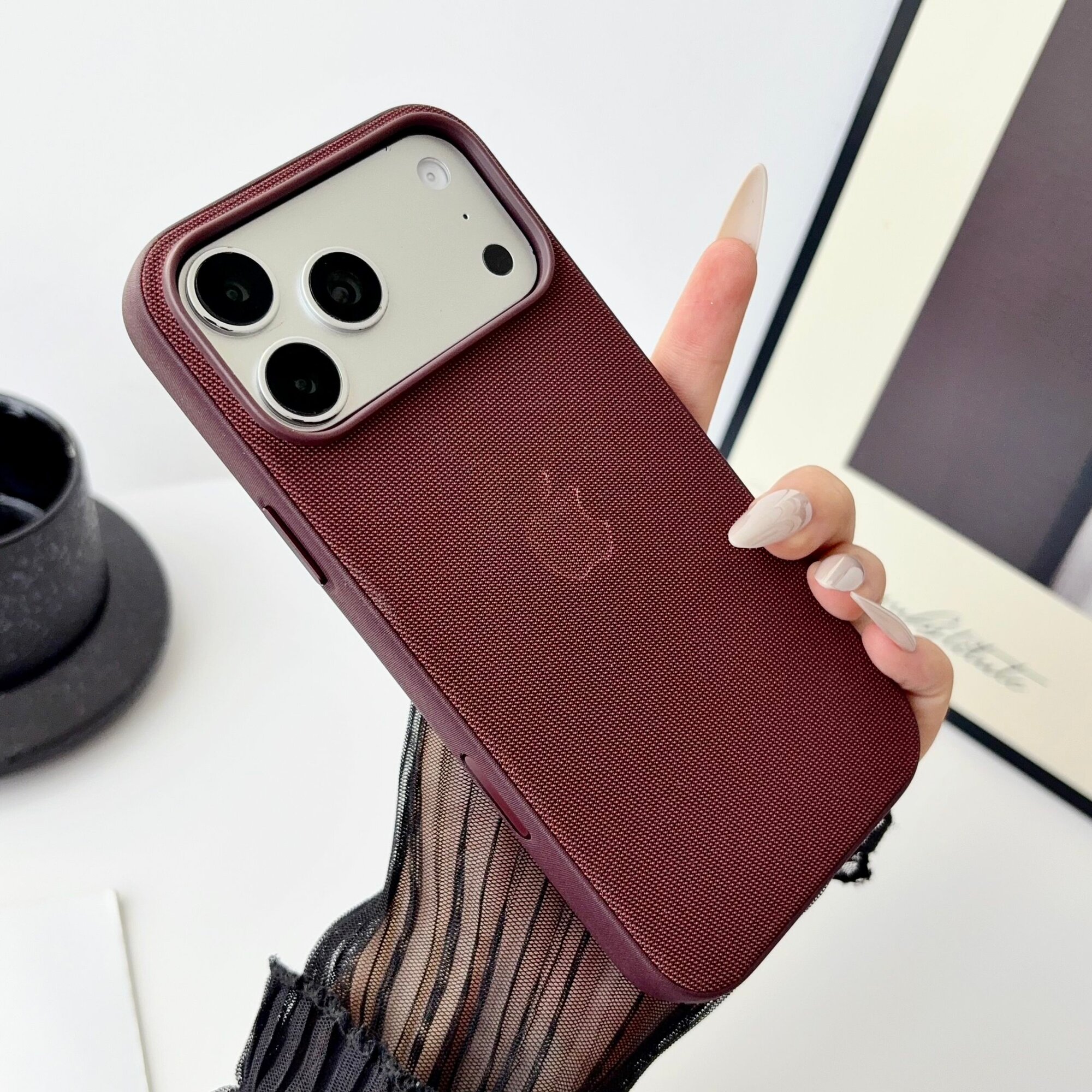 Чехол для iPhone 18 Pro из Tech Woven ткани с сенсорными кнопками и MagSafe 6 цветов