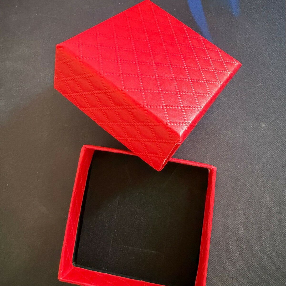Маленькая красная коробка 5x5 см для подарочной упаковки Лонху Шань