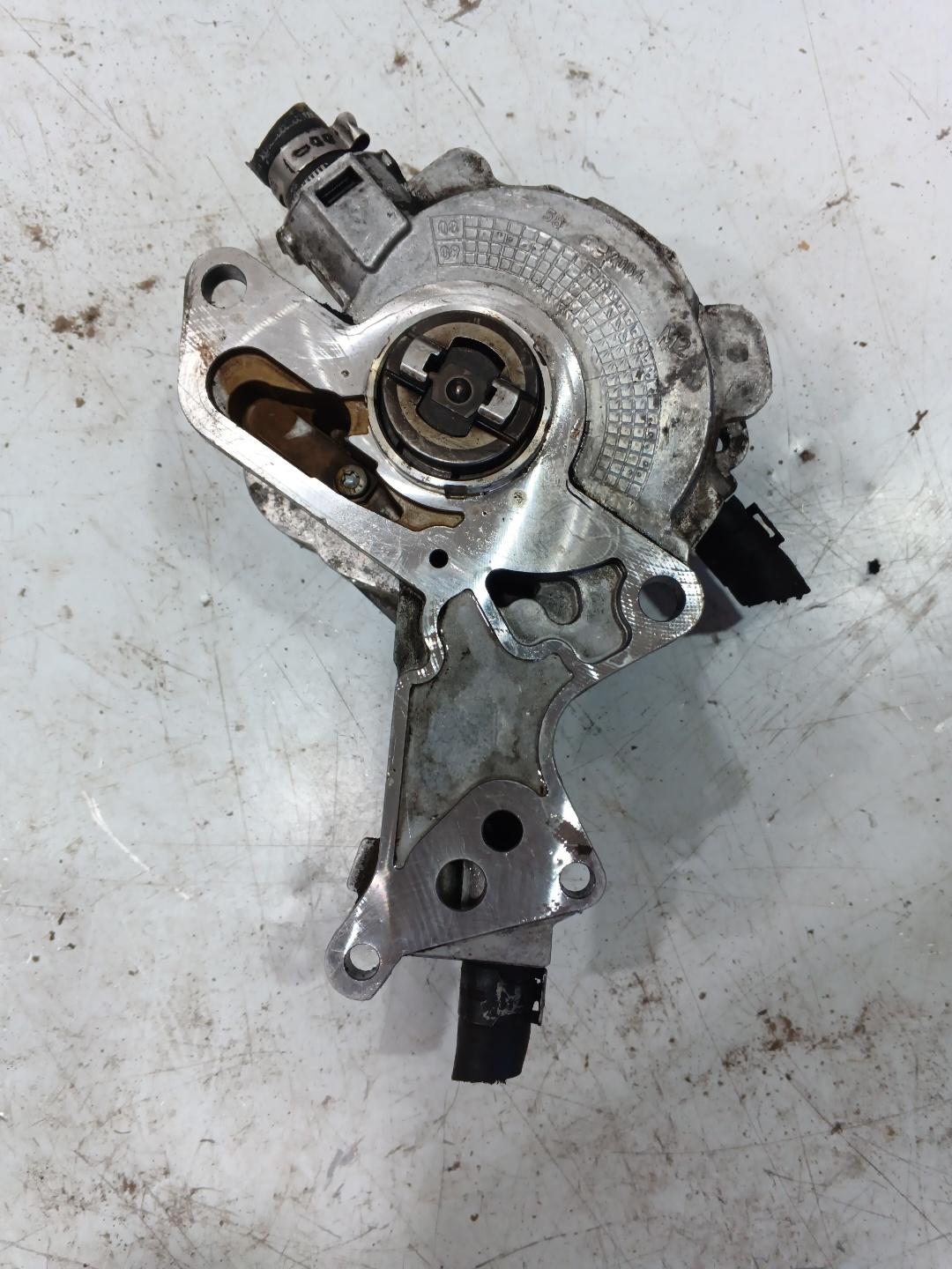 Вакуумный насос Audi A4 B5 (1994 - 1999) 038145209