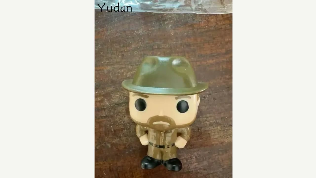 Коллекционная фигурка Funko POP Очень странные дела Персонаж в зеленой шляпе ABS пластик — фото 1