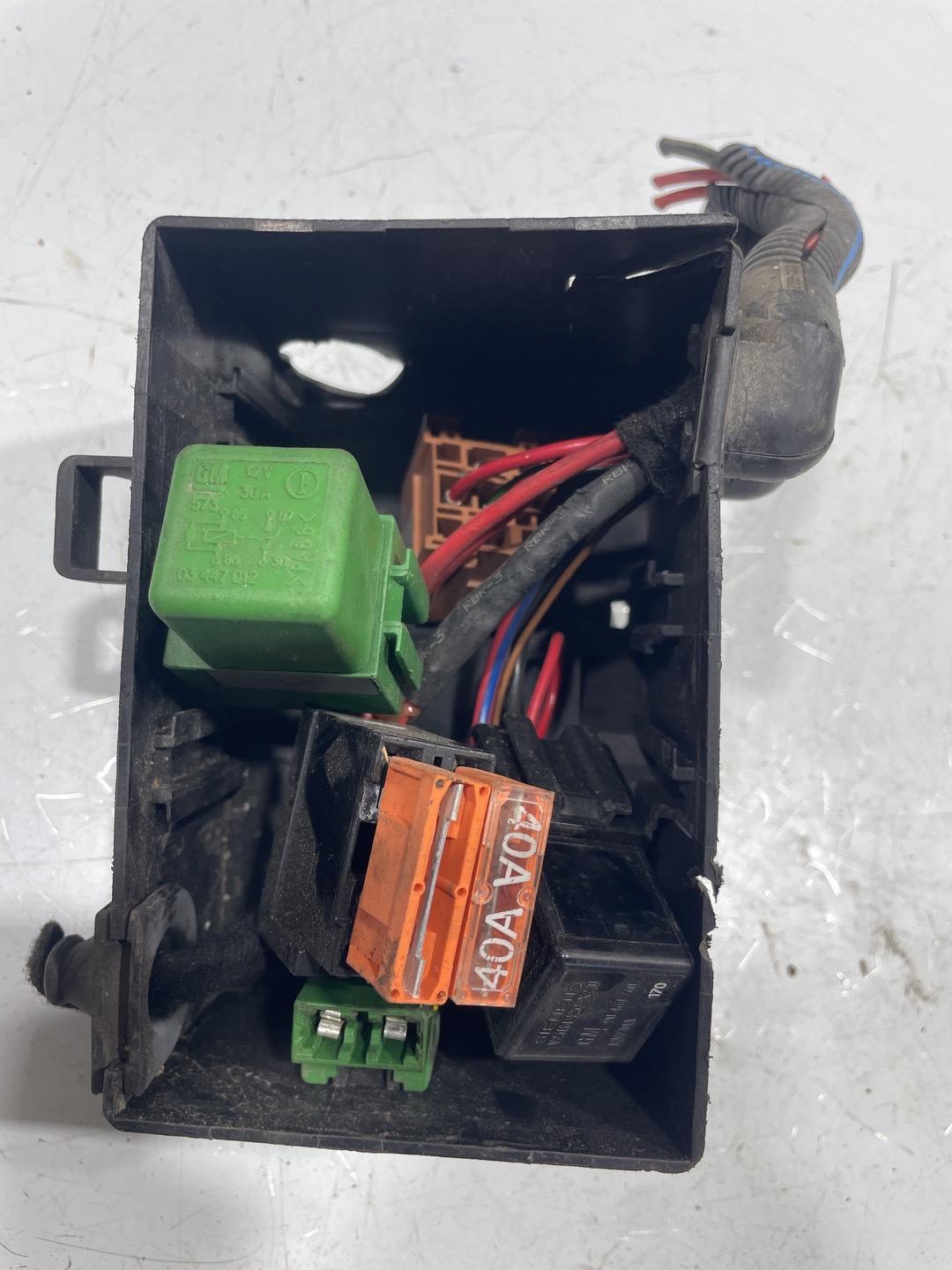 Блок реле и предохранителей Opel Astra G (1998 - 2009) 03447012