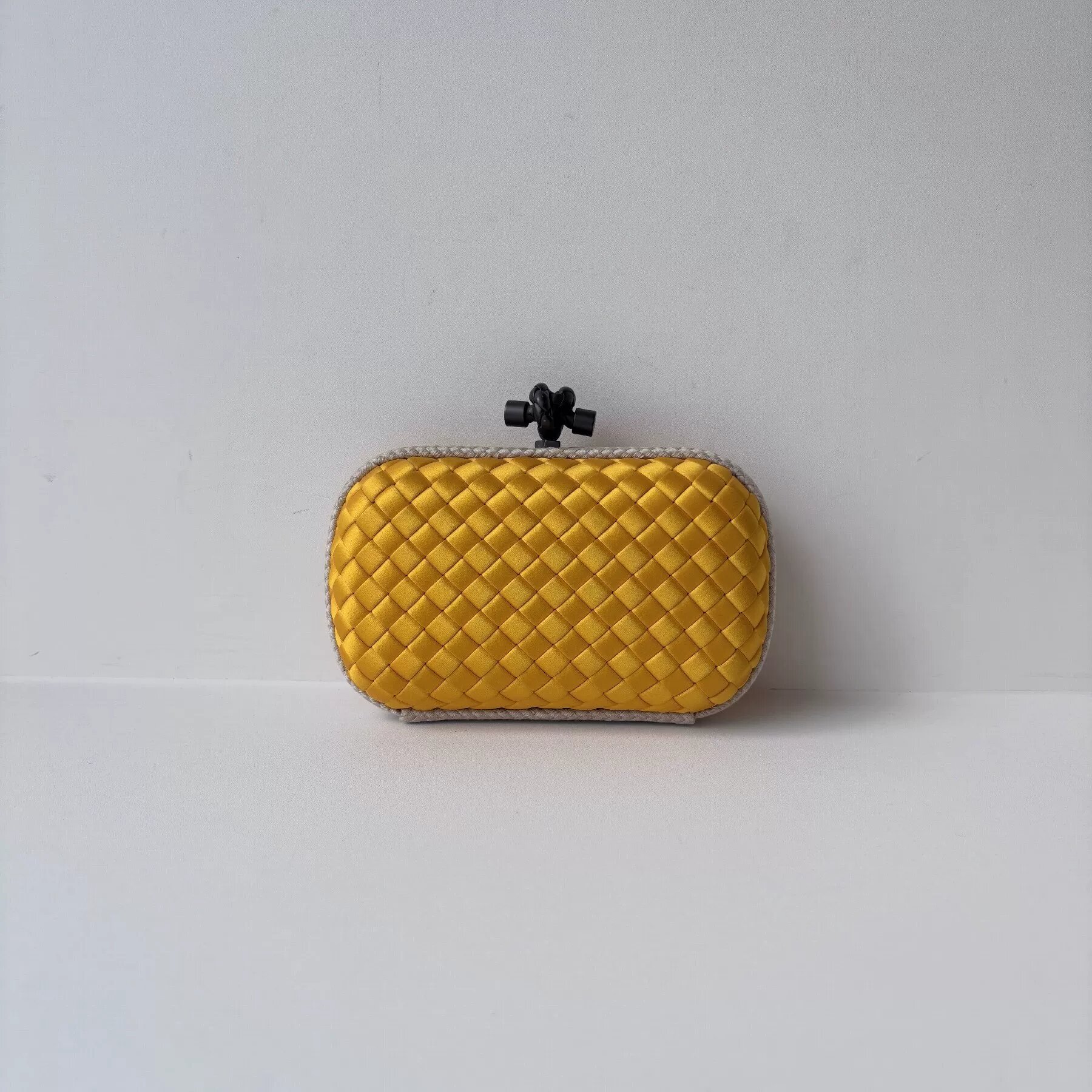 Сумка клатч Bottega Veneta Knot, Желтый — фото 1