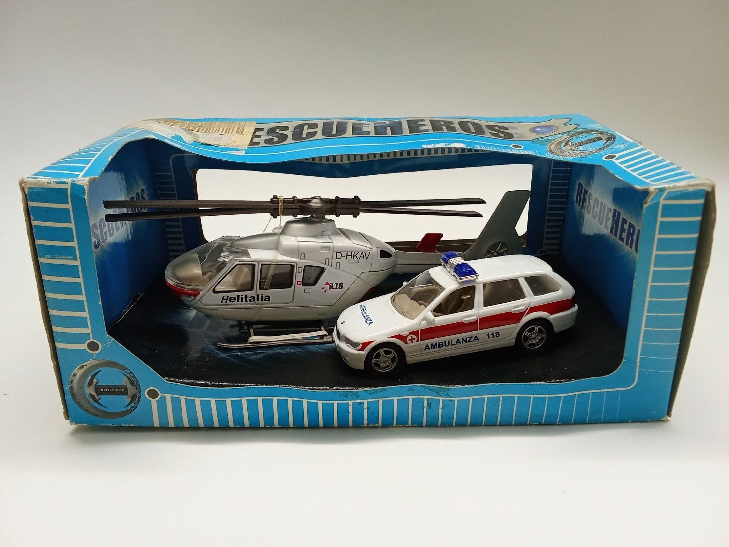 Набор моделей авто 1:43 Ambulanza 118 и вертолет Helitalia Rescueheros в коробке