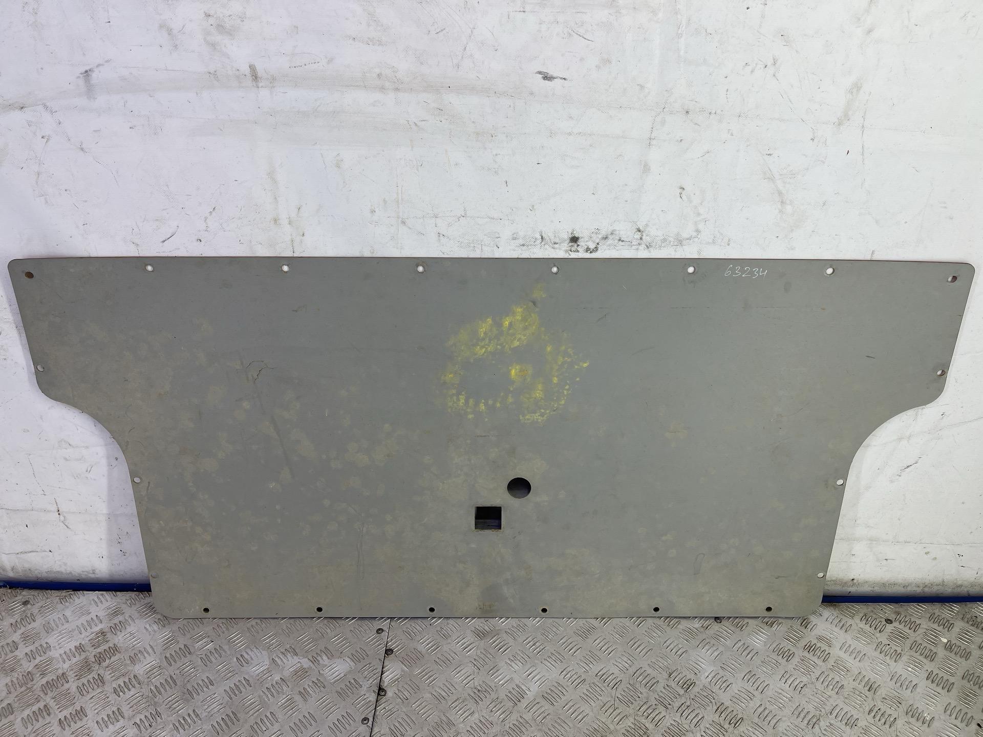 Обшивка крышки багажника Volkswagen Transporter T4 1997 701867605C