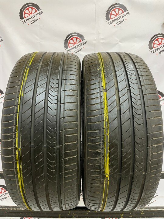 Комплект (2 шт) летних БУ шин Kumho Majesty 9 Solus TA91 225/45 R18 25% износ