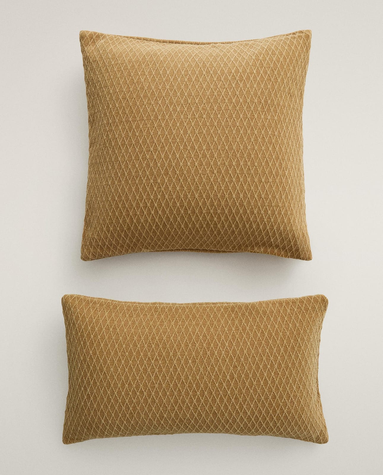 Наволочка декоративная ZARA HOME из шенили с выпуклым ромбовидным узором, горчичный, 45x45 см 7339/008/305-64