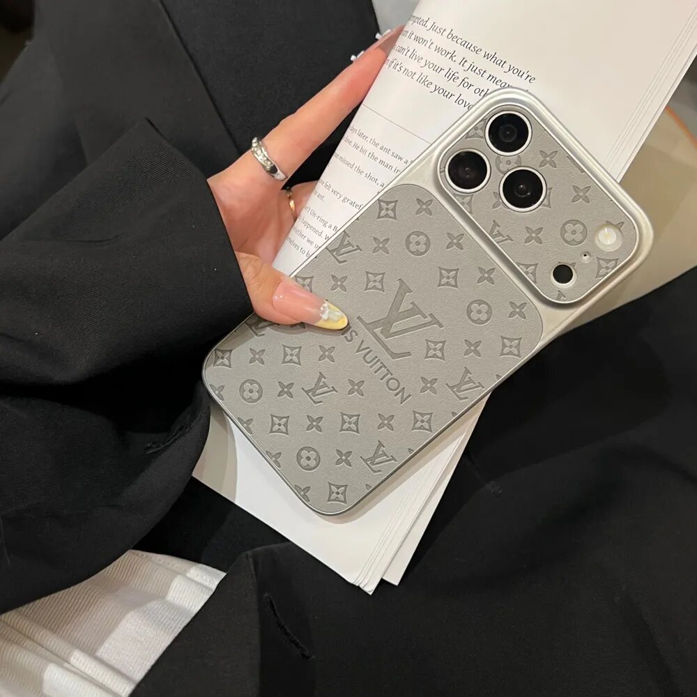 Чехол для iPhone 17 Pro Max с дизайном LV Monogram, ударопрочный, стильный, премиум-защита, модный аксессуар