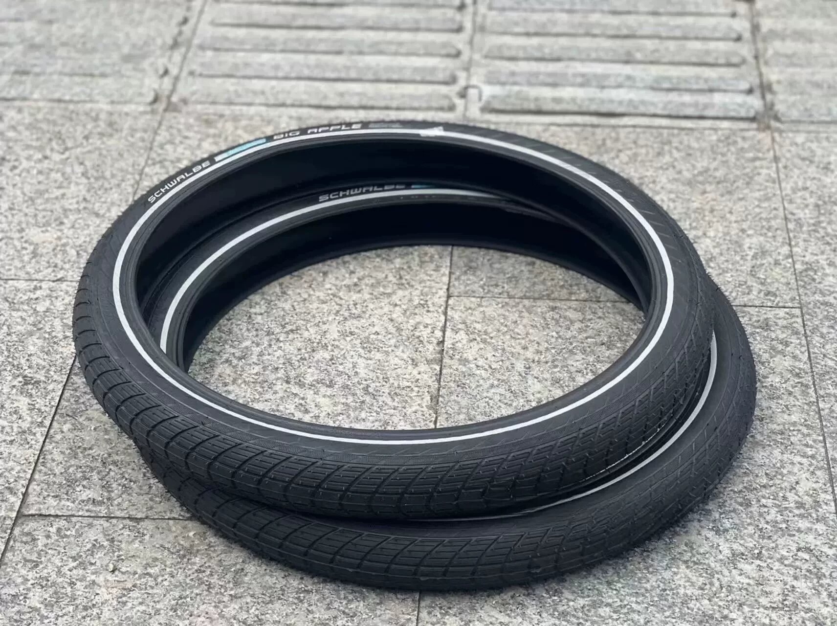 Шина Schwalbe Big Apple 20x2.0 для горного велосипеда с отличным сцеплением - 1 шт