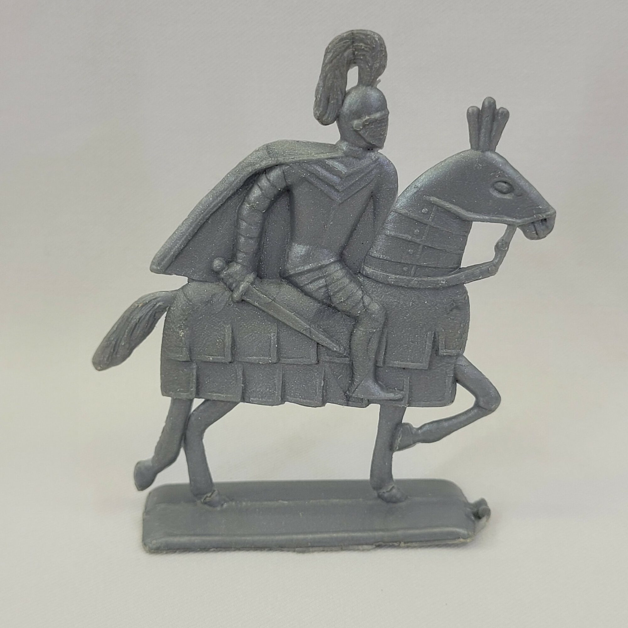 Фигурка всадника винтажная, СССР. Конный воин на лошади с копьем на подставке