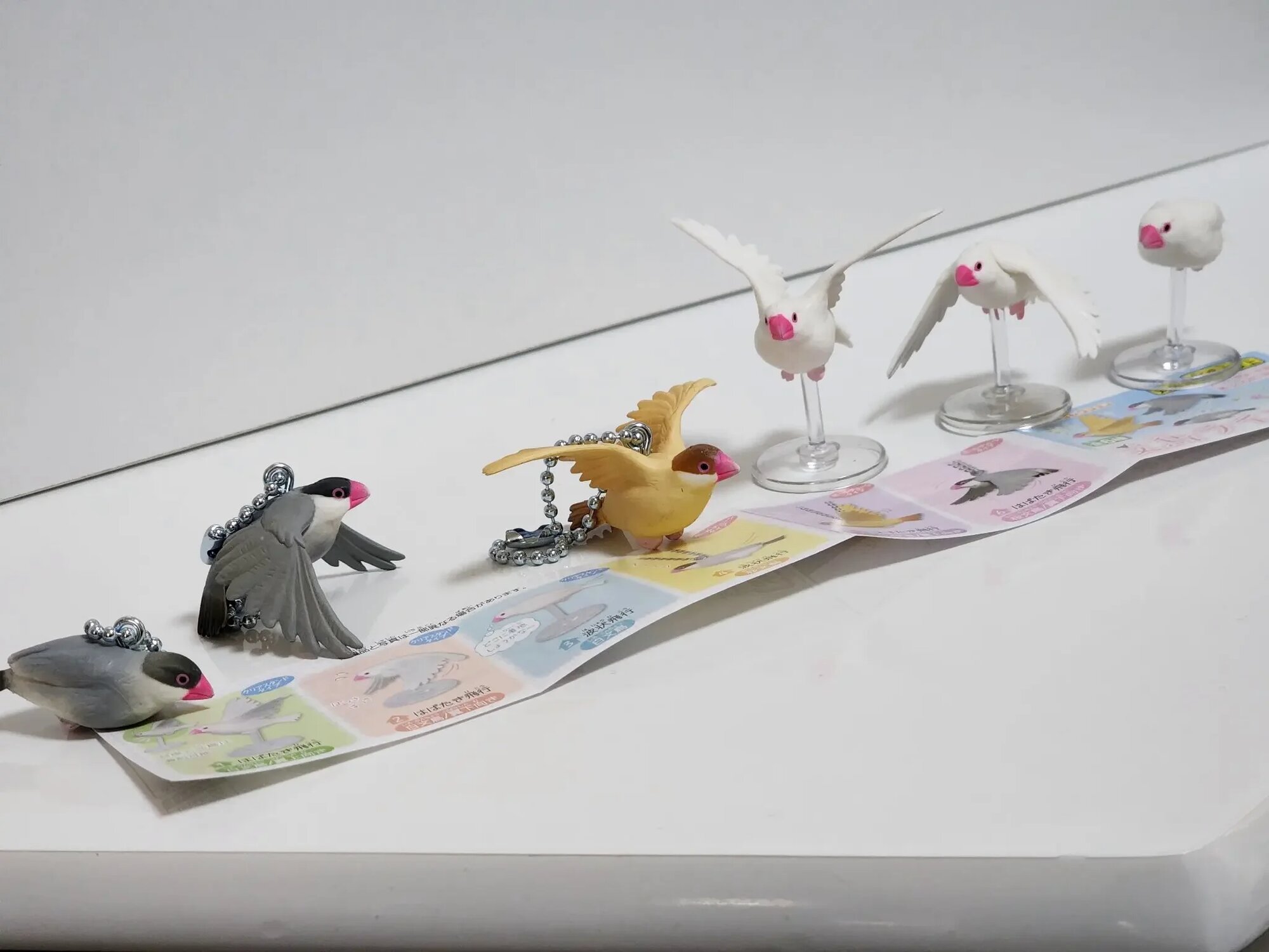 Фигурка Java sparrow, Sakura bird fly down — фото 1