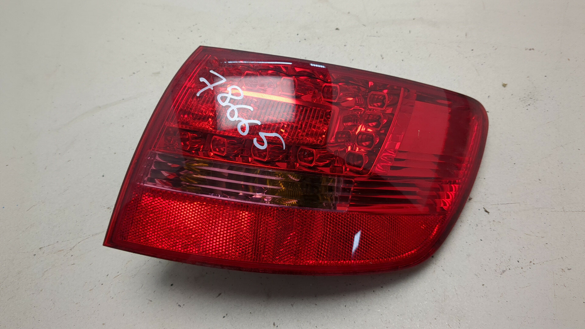 Фонарь (задний) правый Audi A6 (C6) Б/У