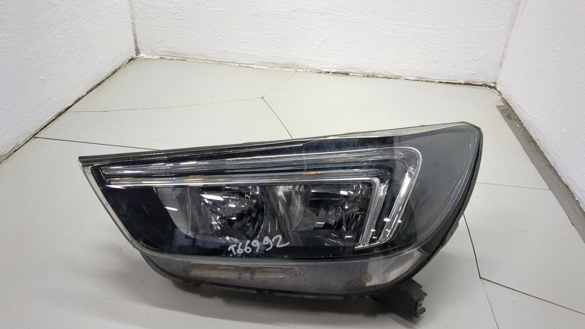 Фара (передняя) левая Opel Mokka Б/У