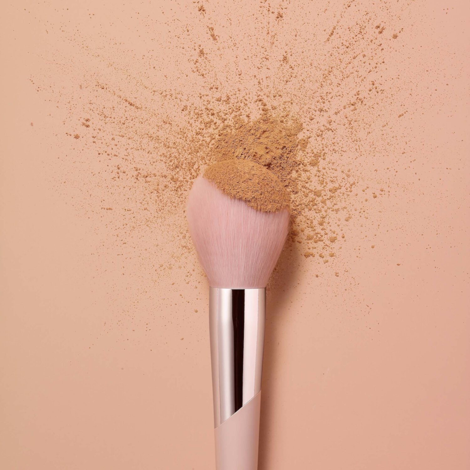 Fenty Beauty Кисть для макияжа Powder Puff Setting Brush 170