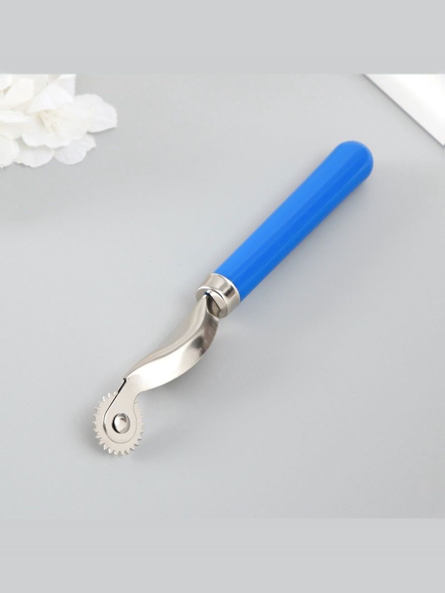 Копировальное колесико (шовный маркер), 15,5 см синий