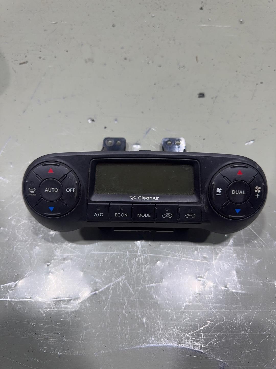 Блок управления печки/климат-контроля Hyundai ix35 1 (2009 - 2013) 972502ZXXX