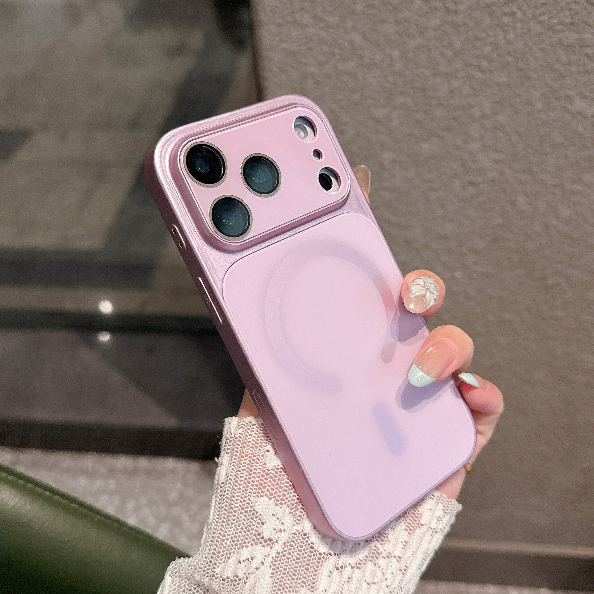 Матовый Магнитный Чехол для iPhone 17 С Контрастным Цветом Противоударная Задняя Крышка Фиолетовый