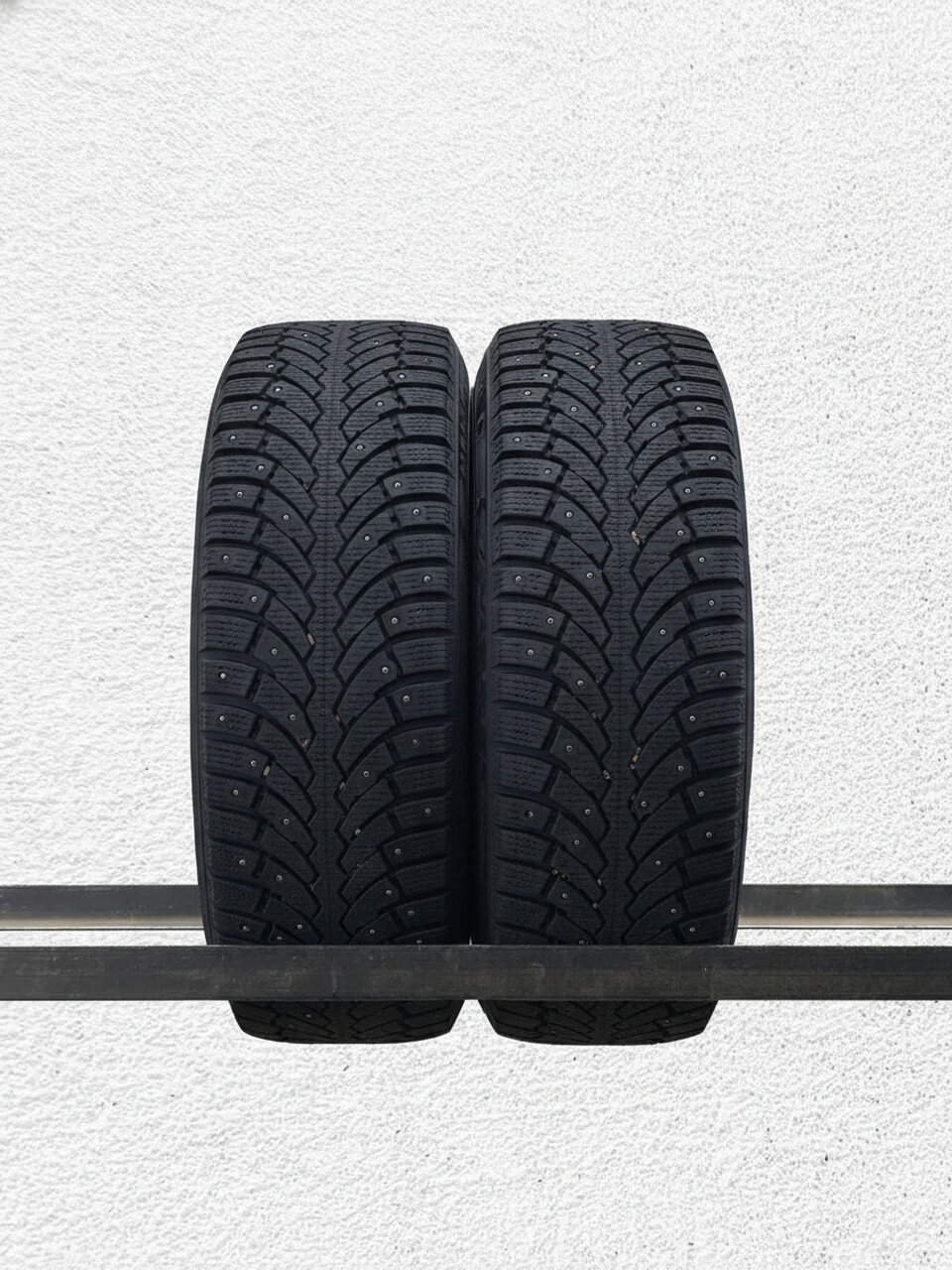 Зимние шины шипованные Formula Ice 215/65 R16 40% износ TSB056240