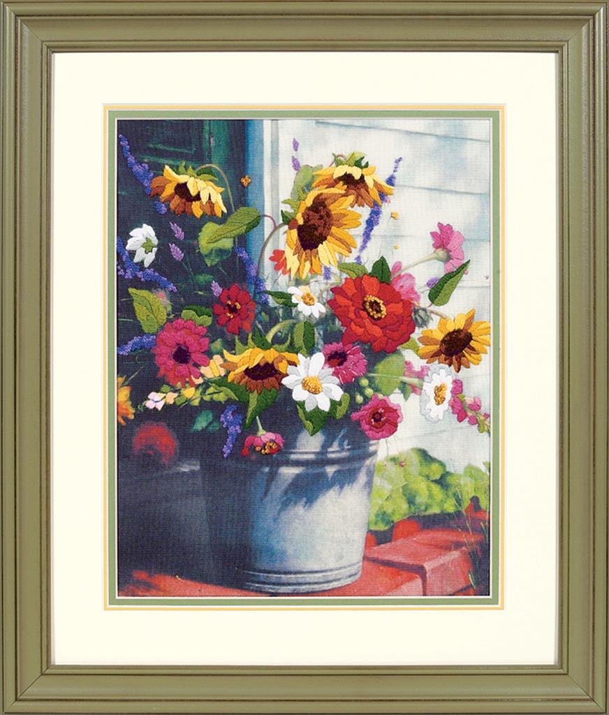 01534 Набор для вышивания гладью DIMENSIONS Bucket of Flowers "Ведерко цветов"