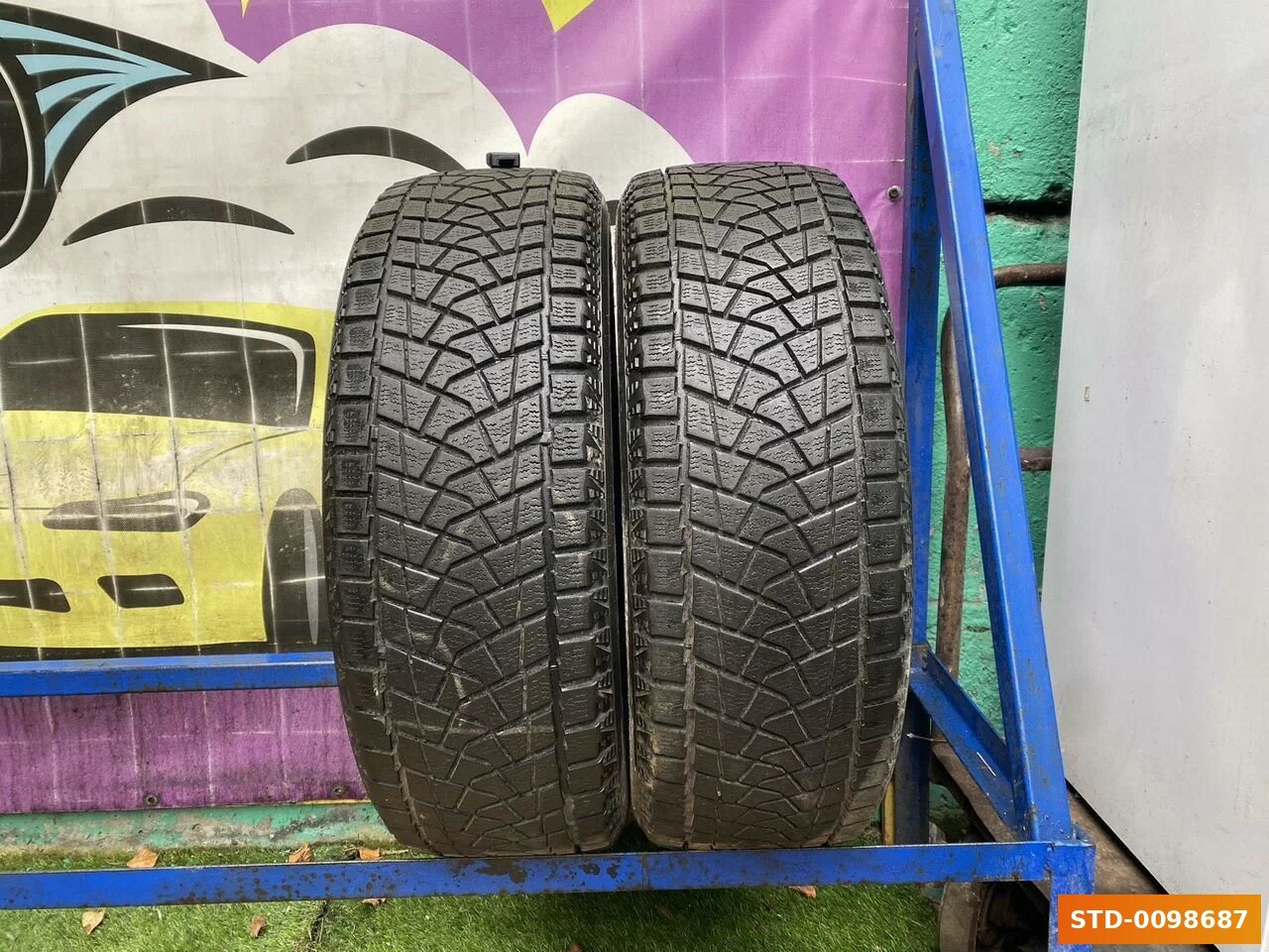 Комплект (2 шт) зимних БУ шин Bridgestone Blizzak DM-Z3 235/60 R18 40% износ 8296047577