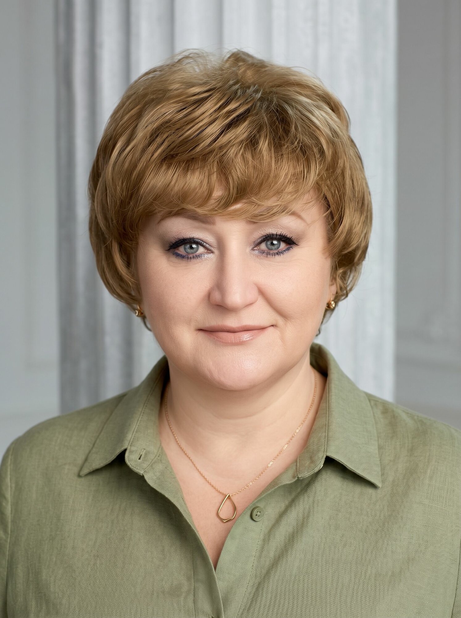 Парик женский короткий