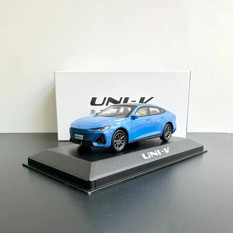 Пластиковая модель автомобиля Changan UNI-V 1:43 WELLY