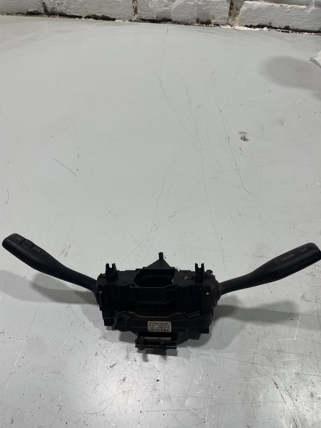 Переключатель подрулевой (стрекоза) Audi A4 B6 (2000 - 2006) 8E0953549F