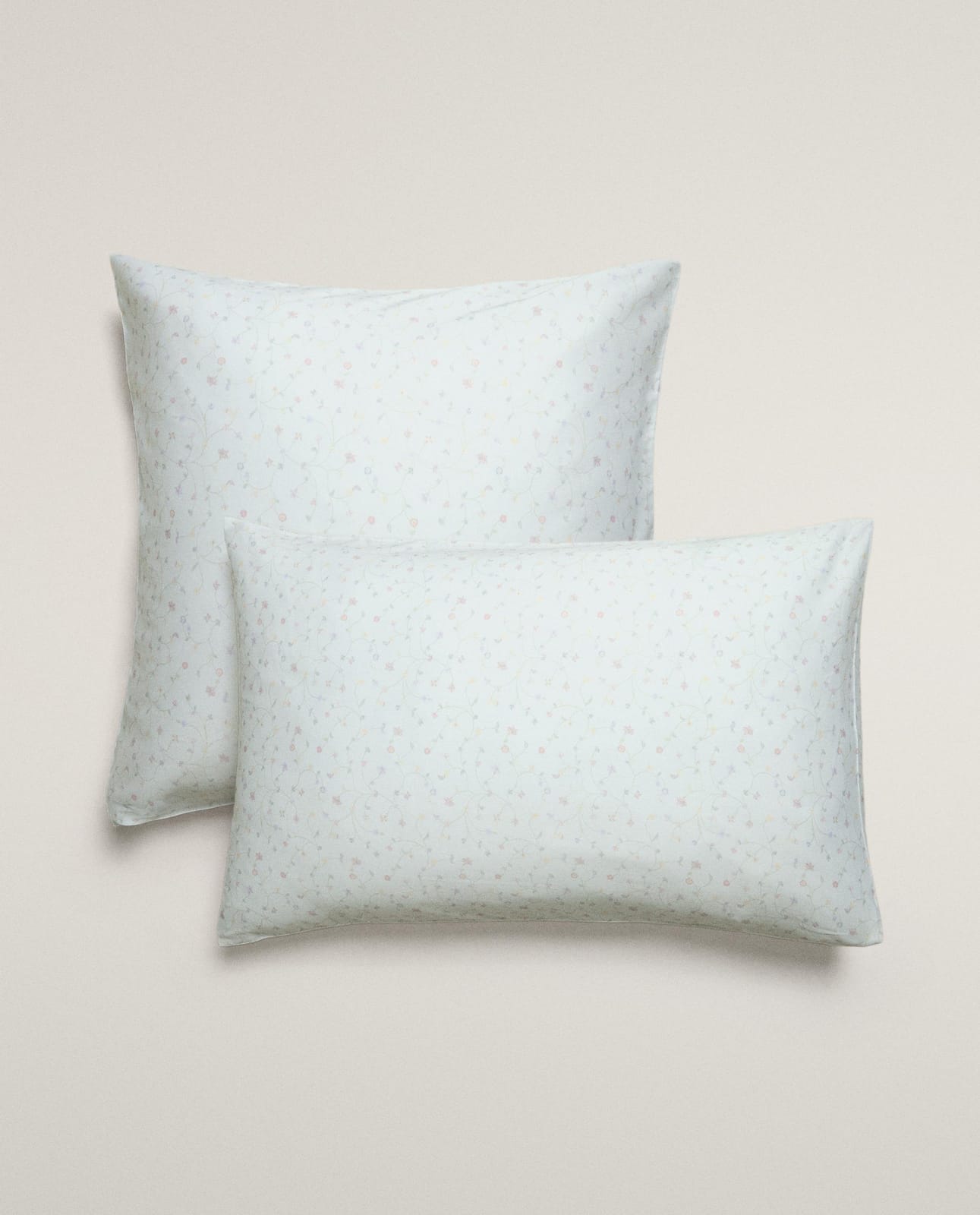 Наволочка ZARA HOME сатиновая в мелкий цветочек, синий, 80 x 80 см 5160/091/445-31