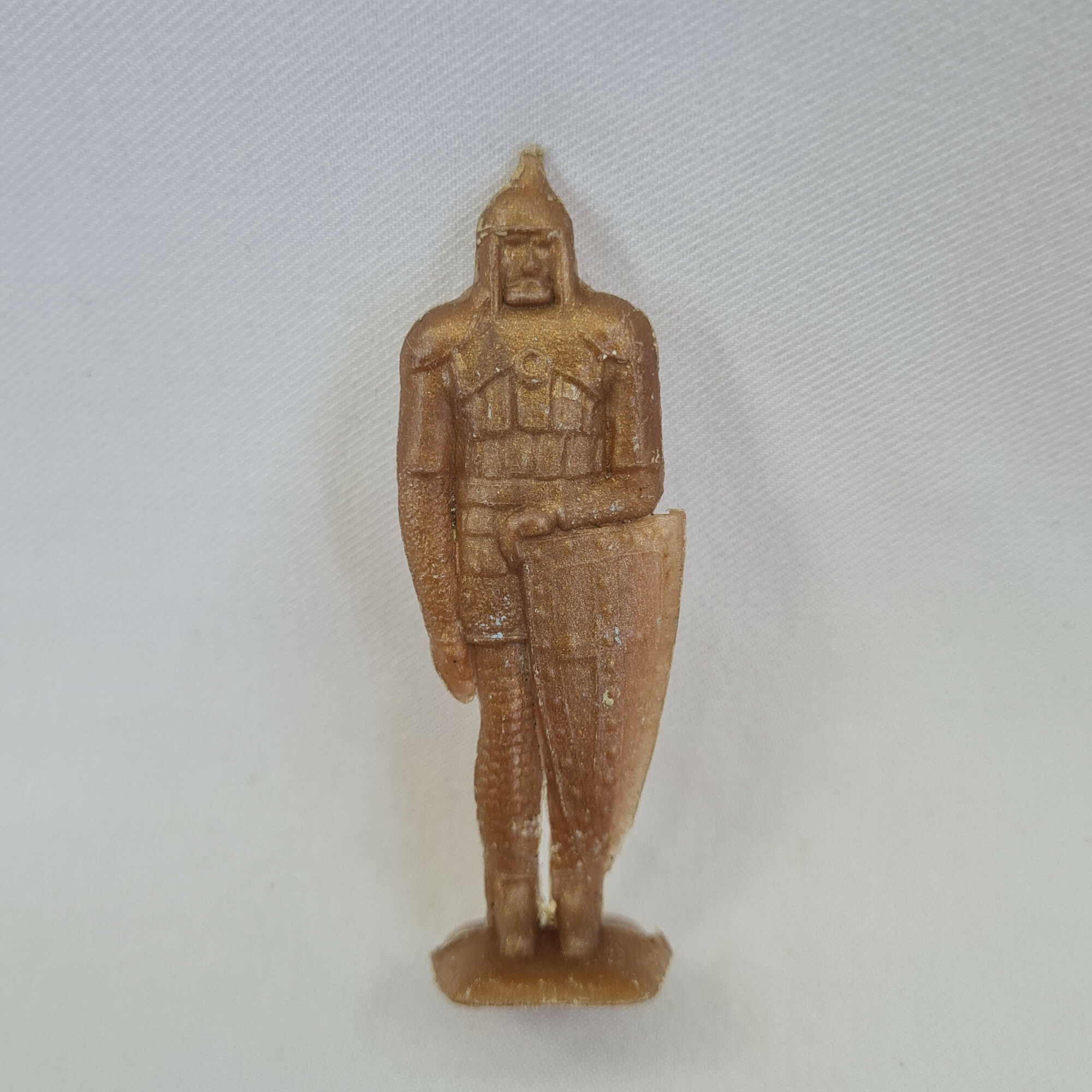 Солдатик винтажный СССР. Пехотинец в каске на подставке для игровой композиции
