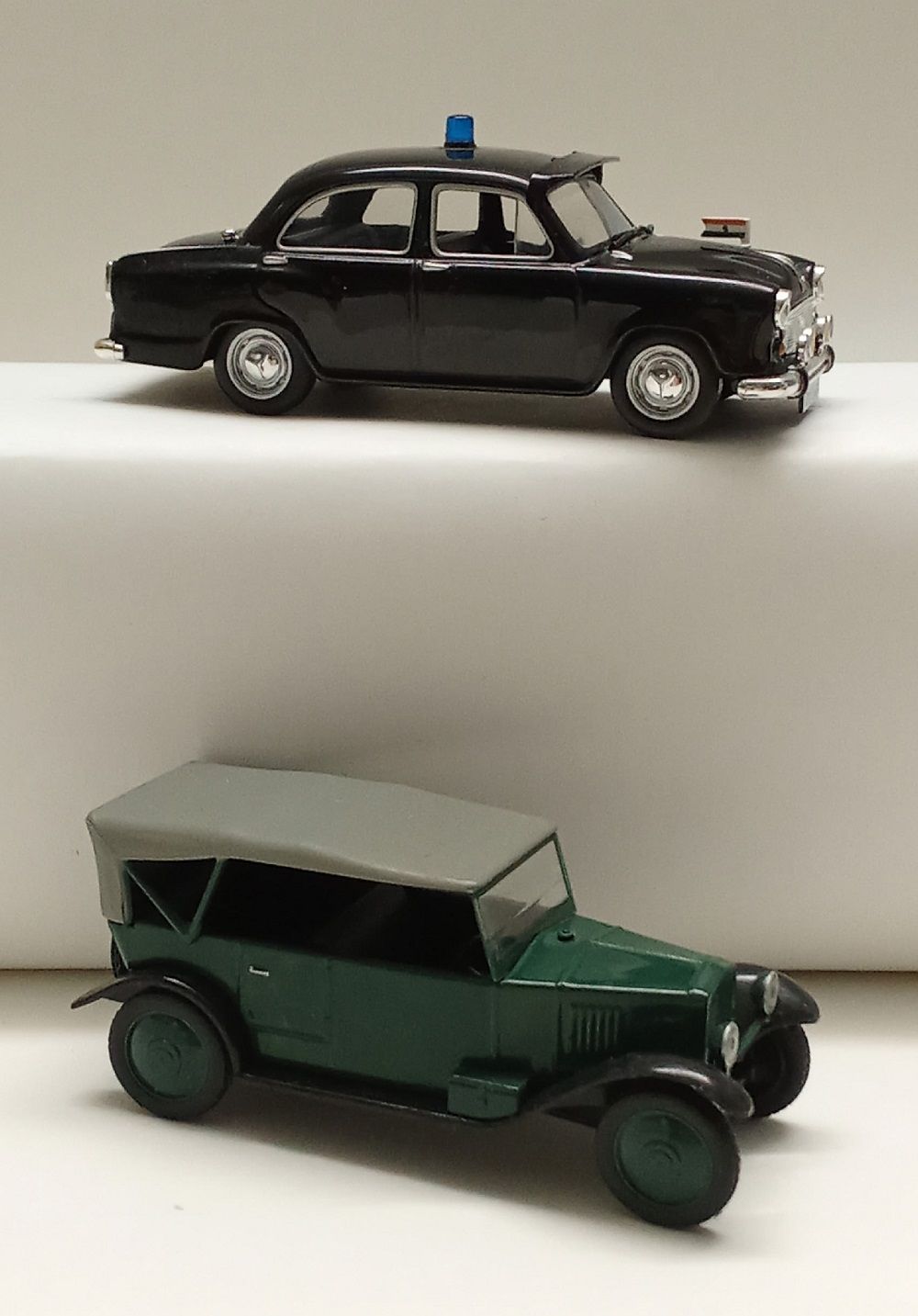 Набор модели авто 1:43 2 шт Нами 1 и Hindustan Ambassador без коробок