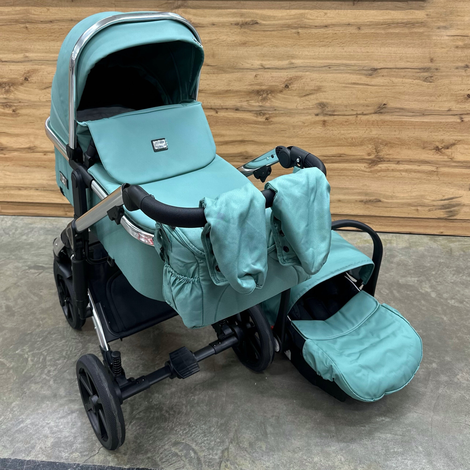 Коляска-трансформер 3в1 BRAND LUXMOM ORIGINAL 570, цвет зеленый, реверсивный блок