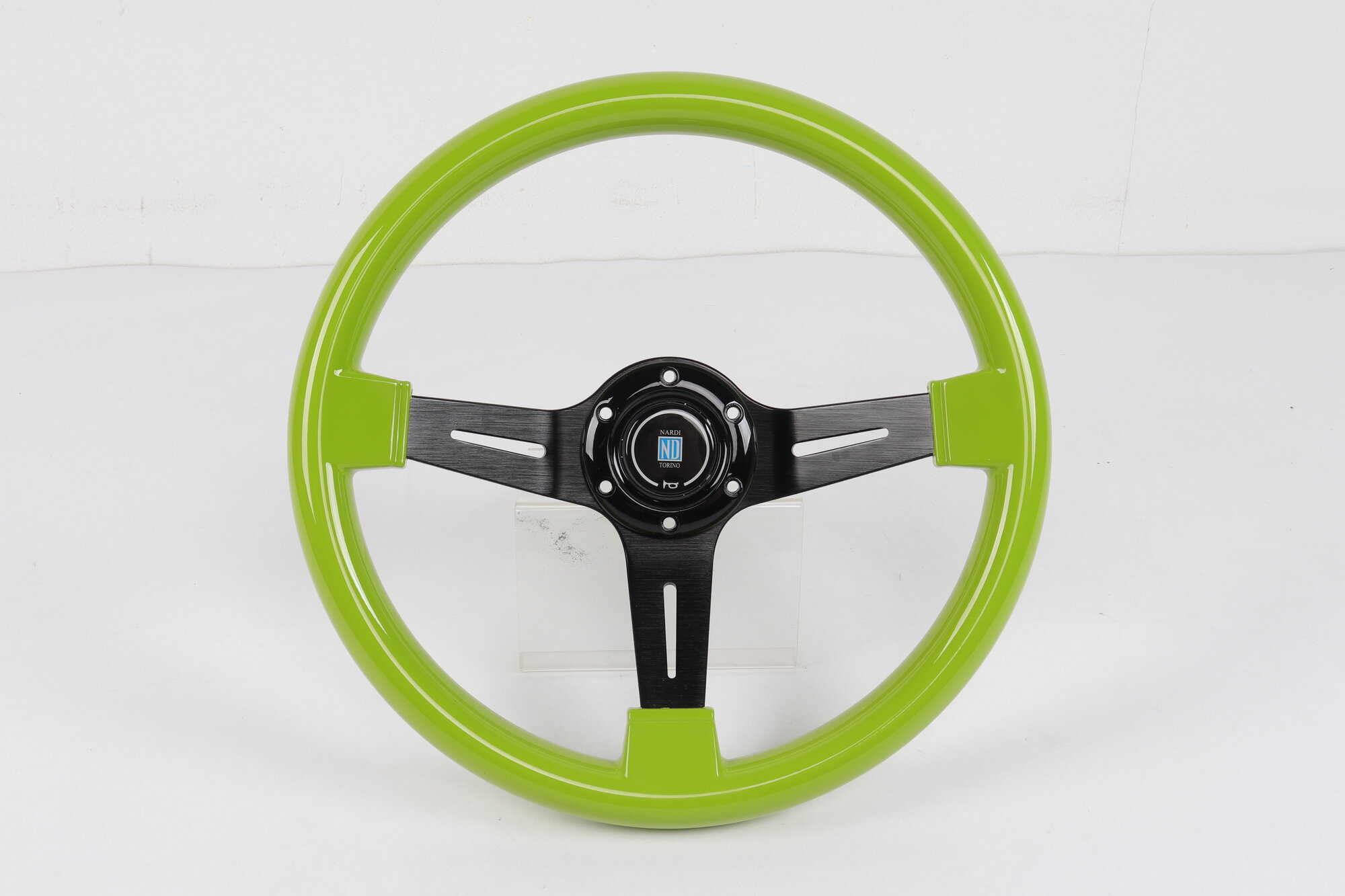 Гоночный руль со средним вылетом ABS Green black Nardi