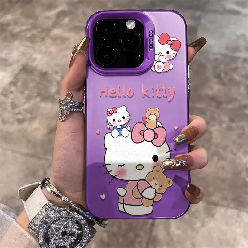 Чехол на Aйфон 12/12 Про / IPHONE 12/12 PRO фиолетовой рамкой камеры и принтом Hello Kitty с медвежатами, антиударный силиконовый чехол