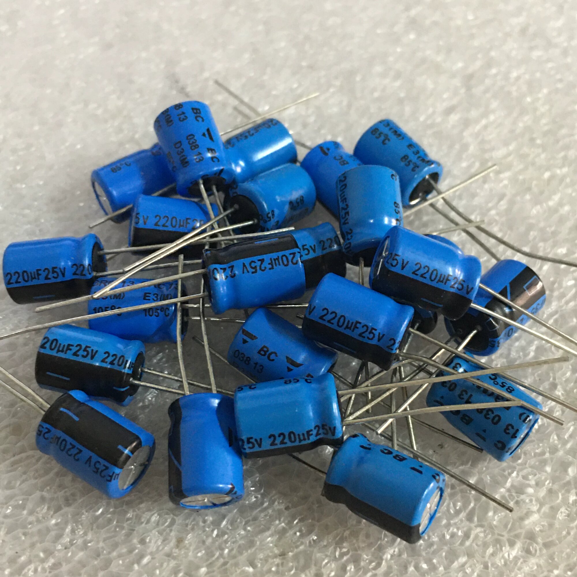BC 038 серия 25V 220UF аудио электролитический конденсатор 1шт цена
