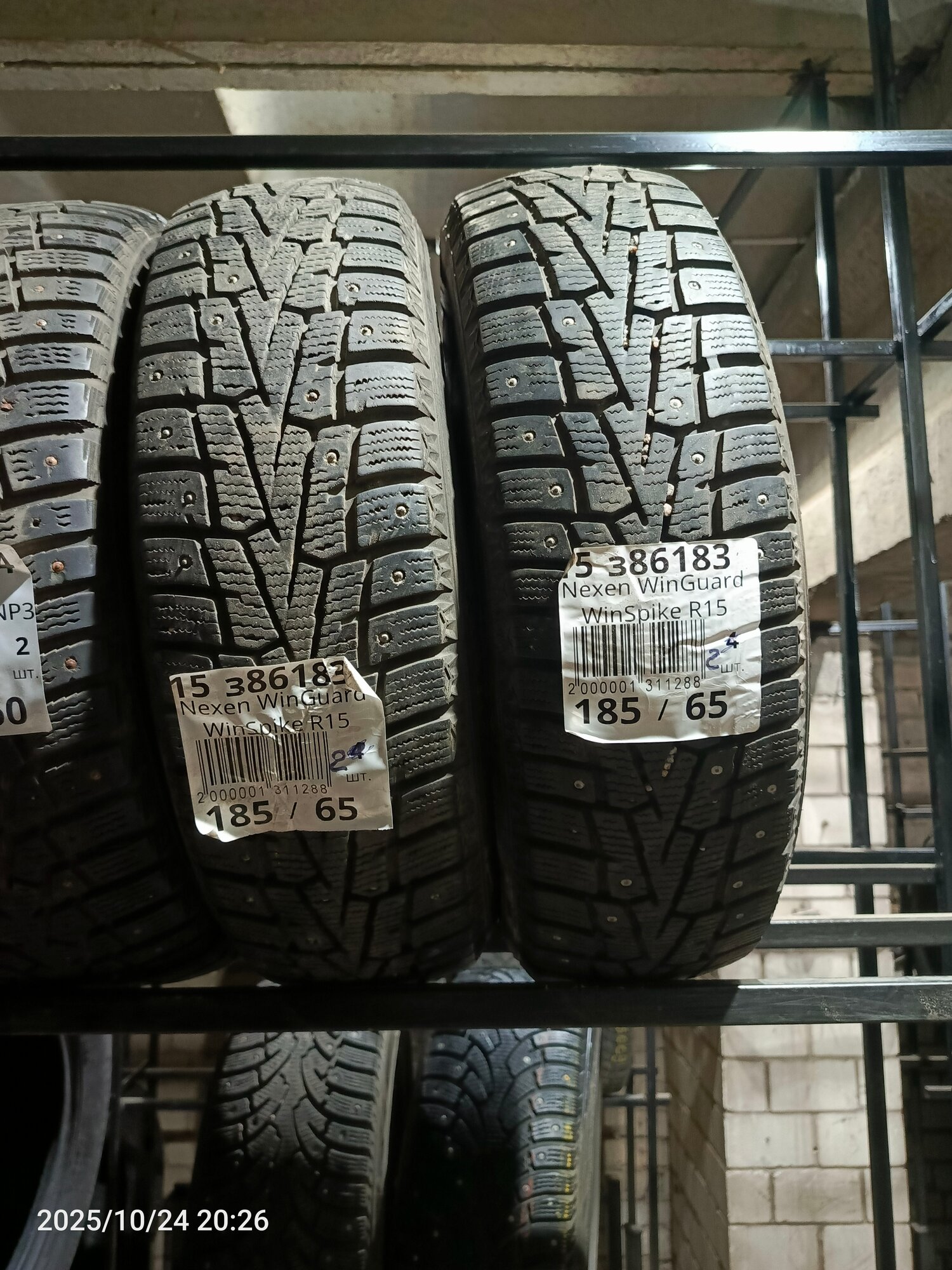 Комплект (2 шт) зимних БУ шин шипованные Nexen Winguard WinSpike 185/65 R15 30% износ