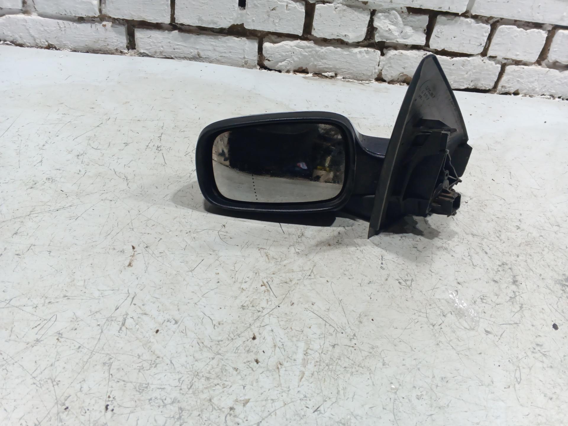 Зеркало наружное левое Renault Megane 2 (2002 - 2006) E90111051107