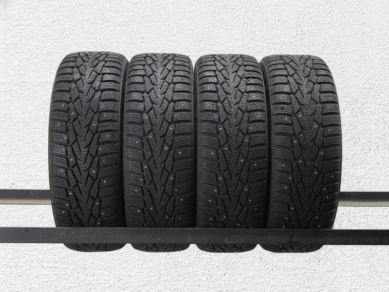 Зимние шины шипованные Nokian Tyres Nordman 7 195/60 R15 35.0% износ PT0010200 TSB053073