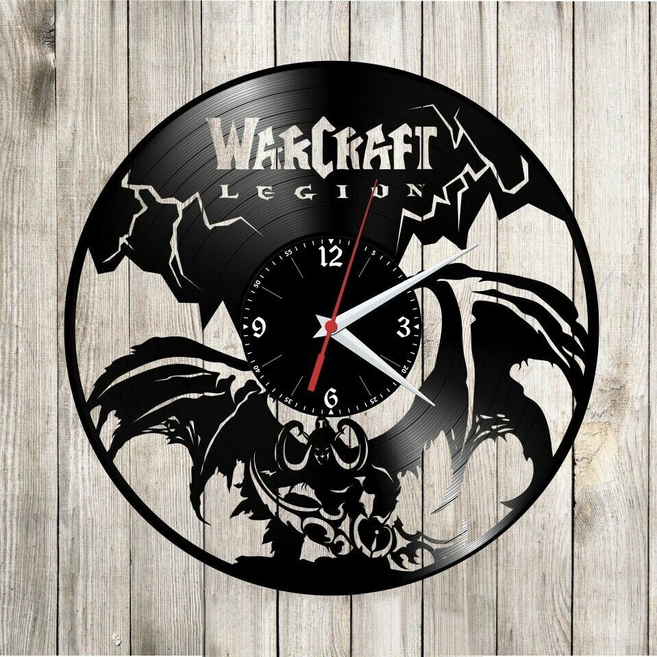 Настенные часы из виниловой пластинки "Warcraft"