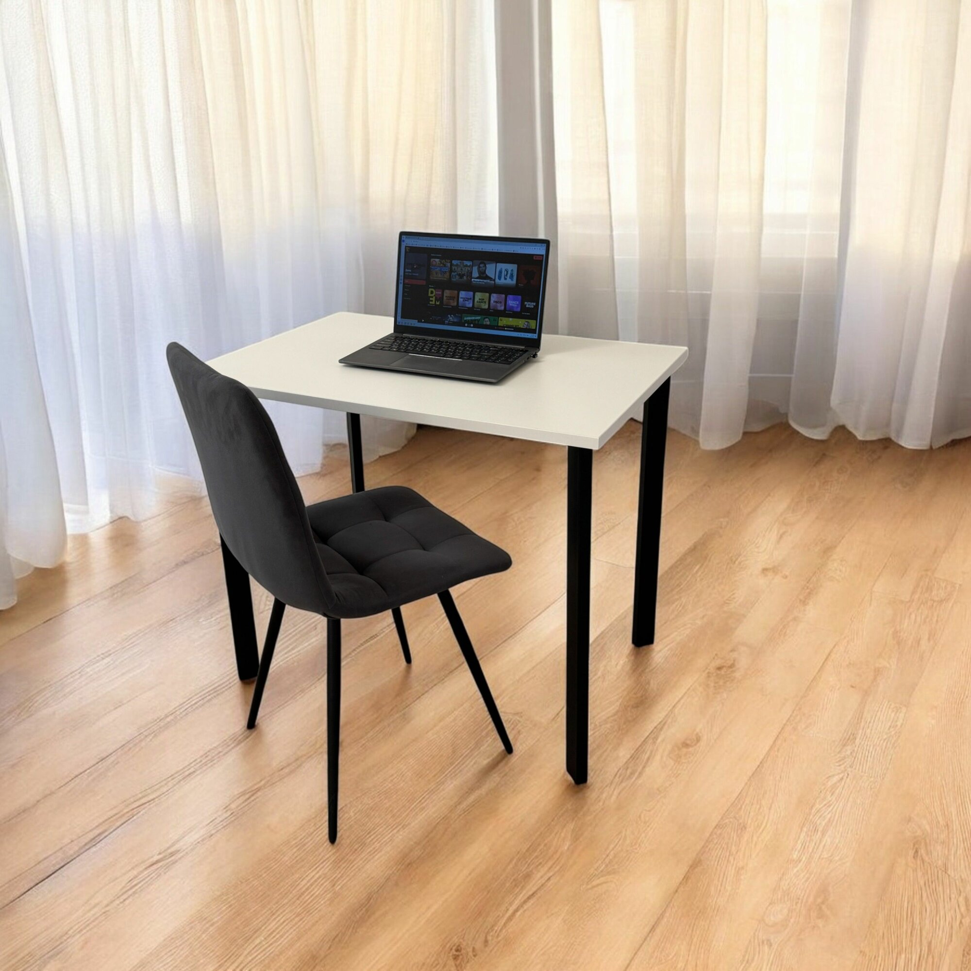 Игровой компьютерный стол/ цвет столешницы Белый, 90*70 см. Ножки черные