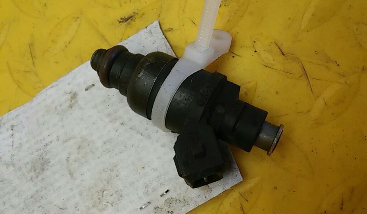 Форсунка инжекторная электрическая A6 (C5) Audi 078133551AC