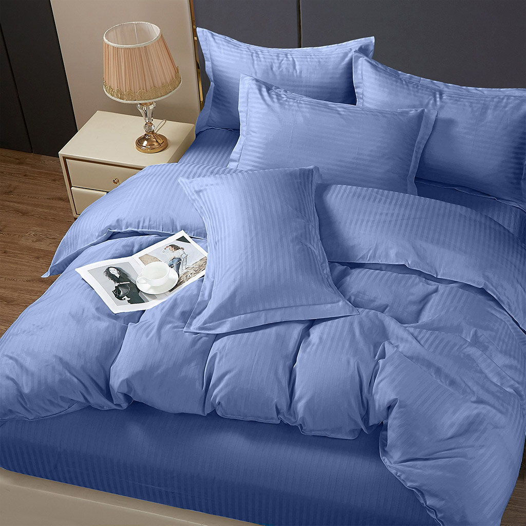 Комплект постельного белья Домашняя Мода 1,5 спальный "Голубая лаванда" 4 предмета: пододеяльник 145х215 см, простыня 150х220 см, 2 наволочки 70х70 см, микрофибра-страйп (КПБ-1,5-4-7/7-2)