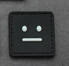 Светящаяся резиновая нашивка-робот DZQ 4.5*4.5см Черный, Black Luminous