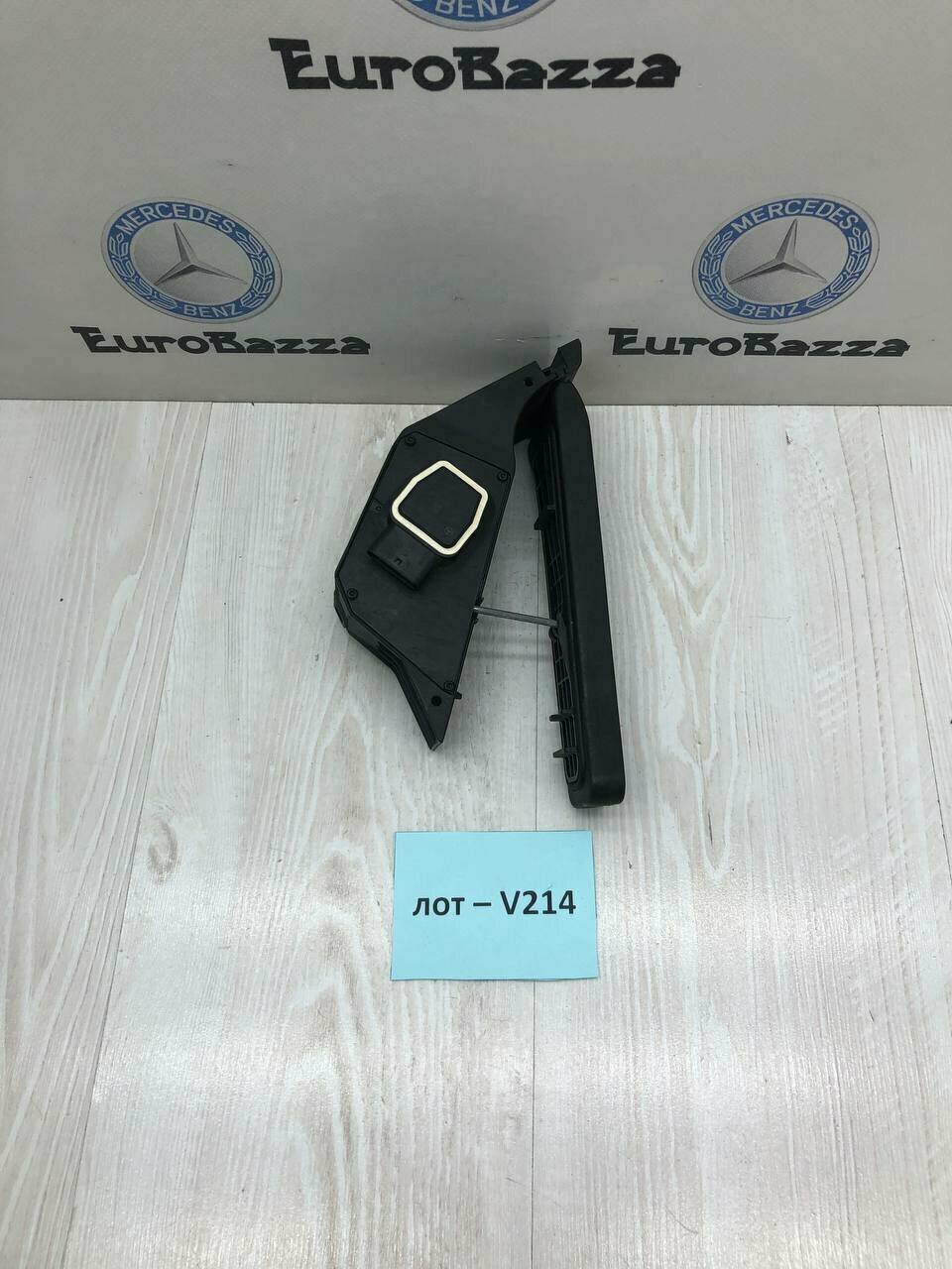 Педаль газа Mercedes W207 A2043000004